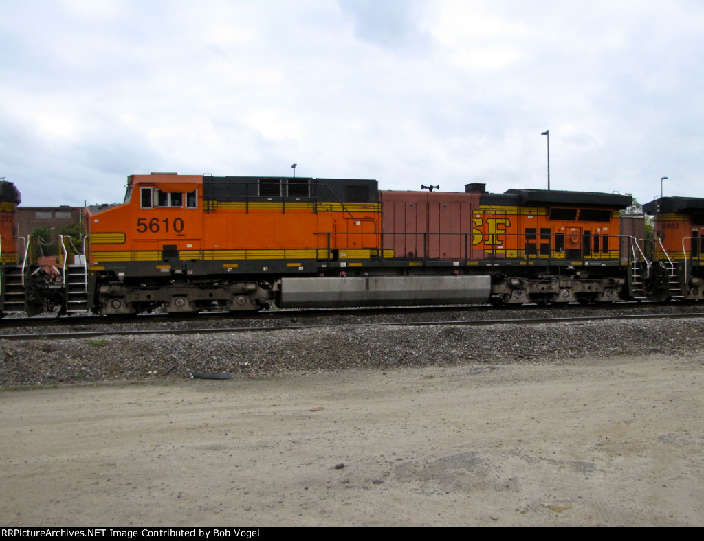 BNSF 5610